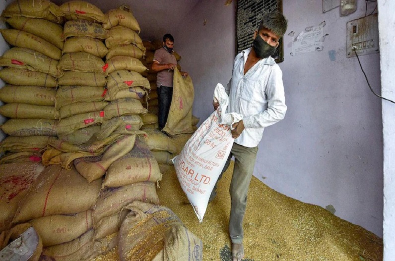 Free Ration Update: फ्री राशन कार्ड वालों के लिए ये जरूरी खबर है। इसे ...