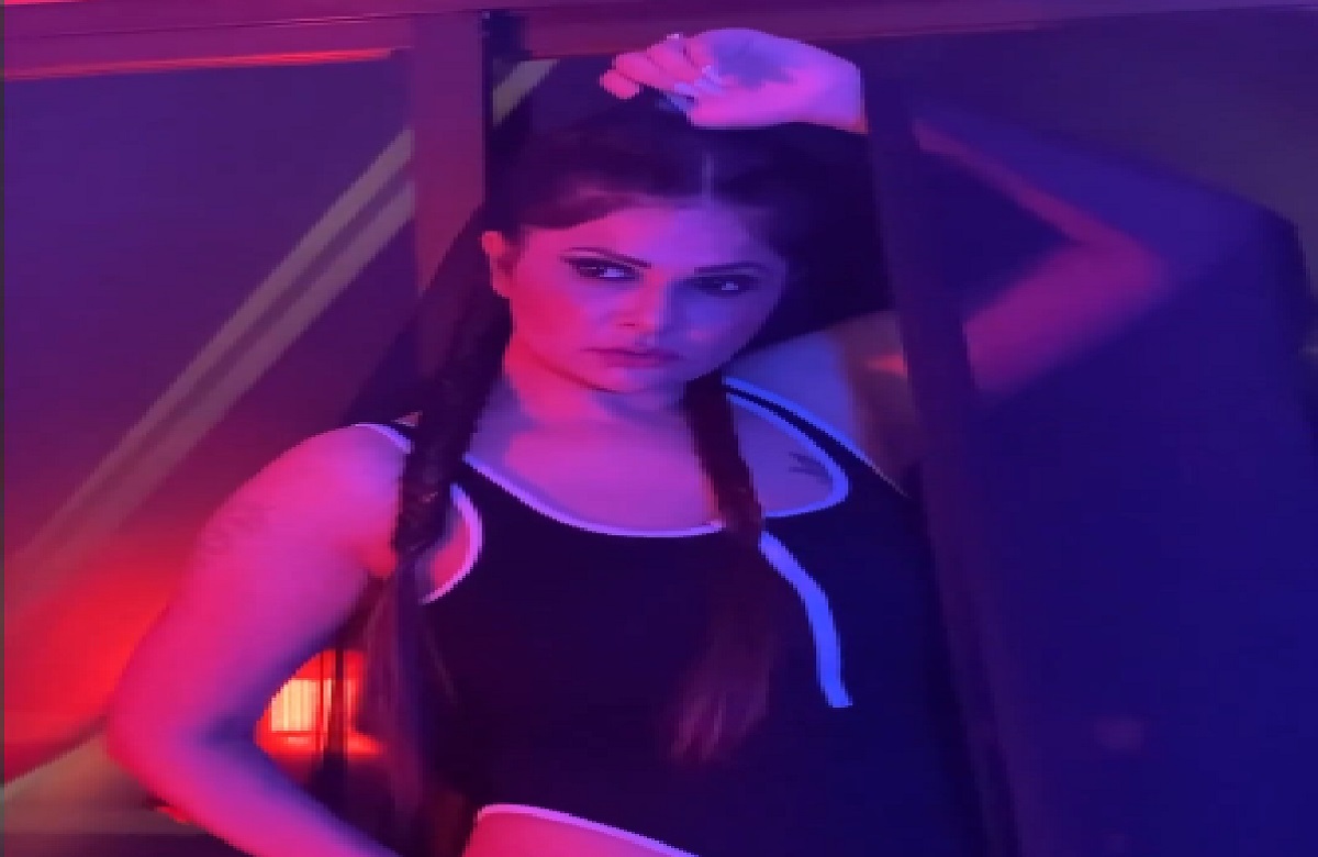 Aabha Paul New Sexy Video : गंदी बात जैसी वेब सीरीज में अपने हुस्न का ...