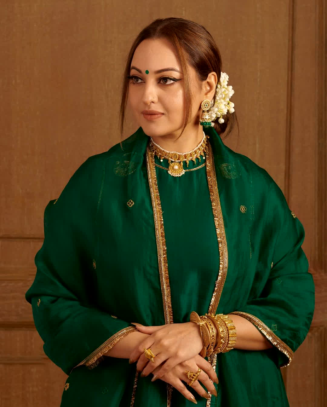 इंडो-वेस्टर्न लुक और सिंपल ब्लाउज से 100 गुना सुंदर हैं डोरी ब्लाउज ...